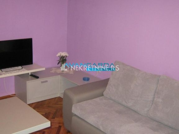 Zvezdara, Đeram pijaca, Tršćanska, 1.5 stan, 33m2, 400 EUR