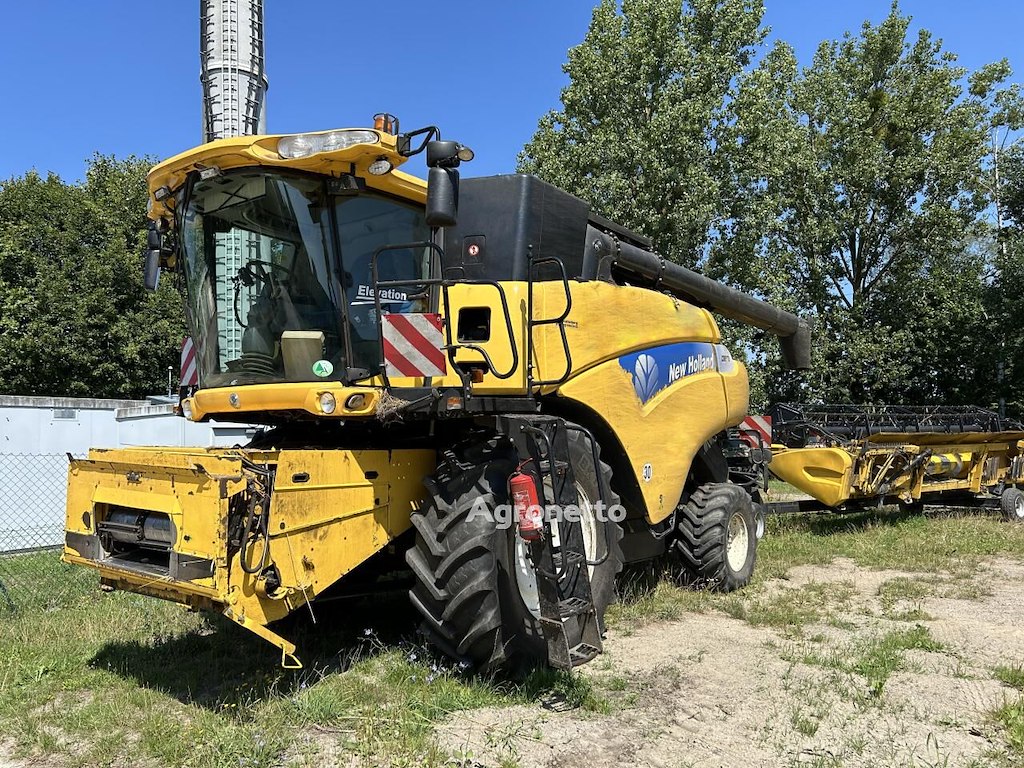 New Holland CR 9070 kombajn za žito