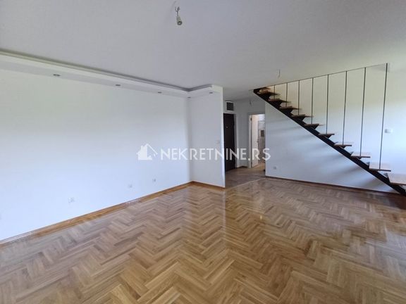 Duplex stan 96m² (43m² +53m²) - sa parking mestom - Obrenovac, Rvati