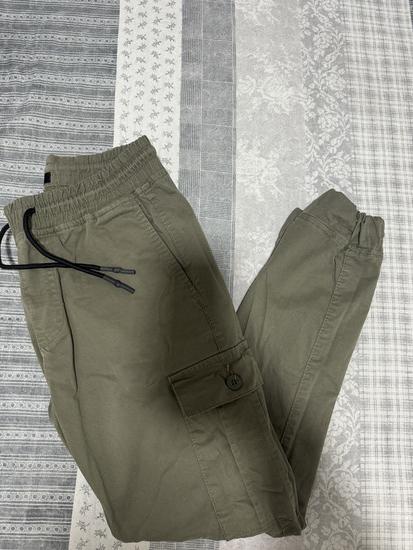 Dzeperke pantalone 30. 800