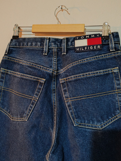 TOMMY HILFIGER ORIGINAL VISOKE RAVNE FARMERICE