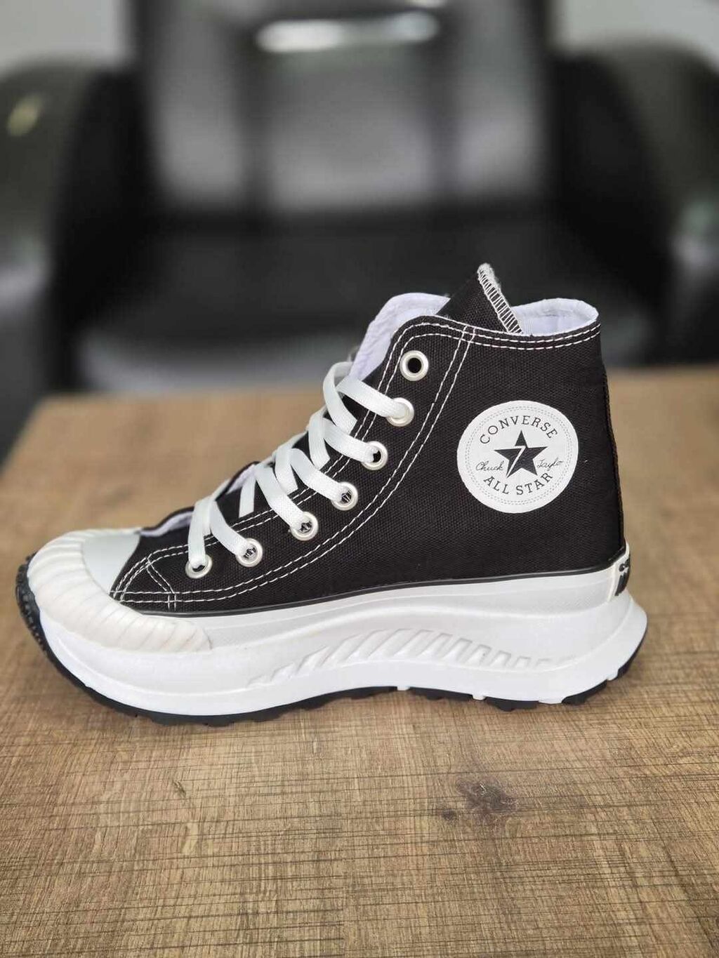Converse, 40