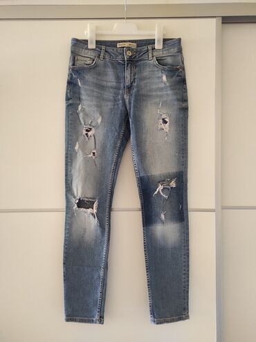 Farmerke Bershka velicina 38.Vintage. Poluobim struka 37 do 40, dubina