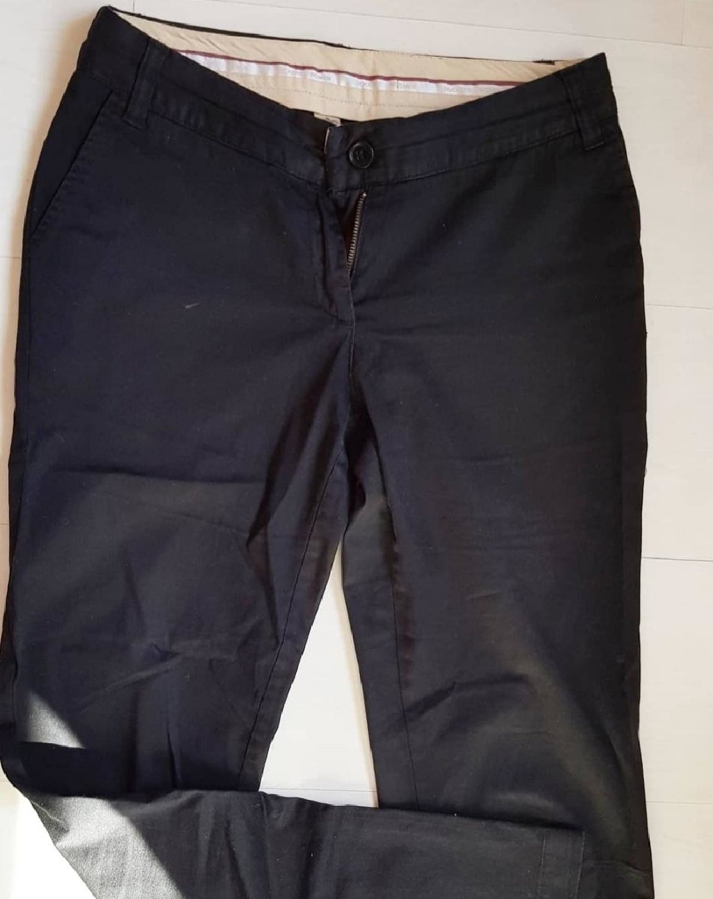 Crne pantalone,odlicne, Poluobim struka 40 cm Duzina 101 cm