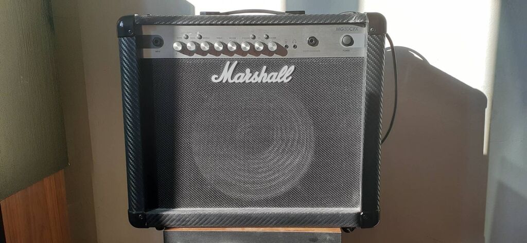 Marshall 30 W 5 efekata gitarsko pojačalo Model MG30CFX