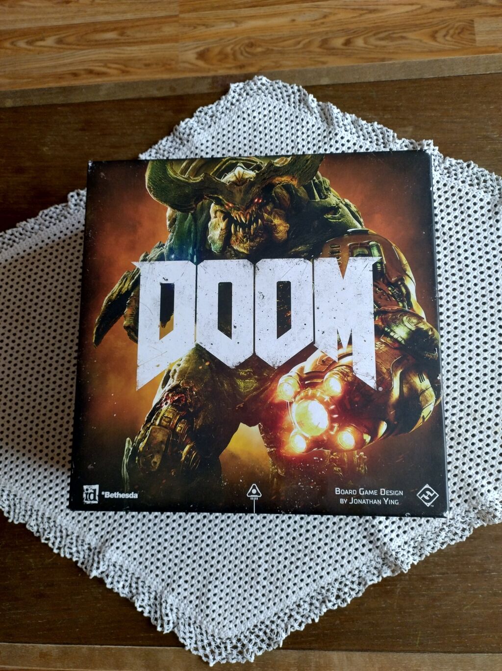 DOOM društvena igra.Veoma retka i teška da se nadje.Fenomenalne