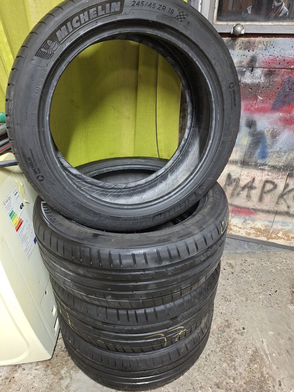 Michelin pilot sport 245/45 ZR19 dot 36/22 4 kom. 5.5 mm korišćene dve