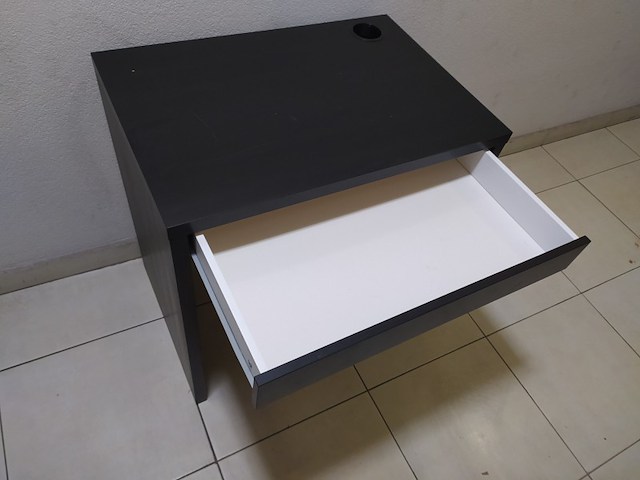 IKEA radni sto Micke - crni 73x50cm