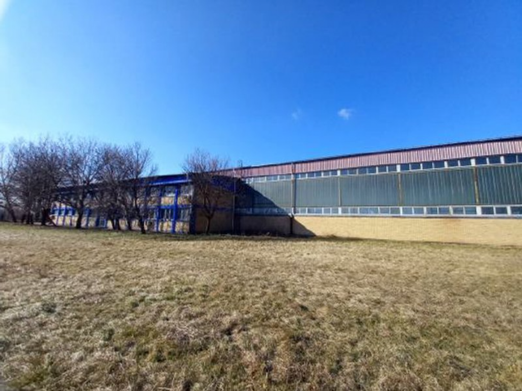 Kompleks sa fabrikom i fabričkim dvorištem - 41735m2