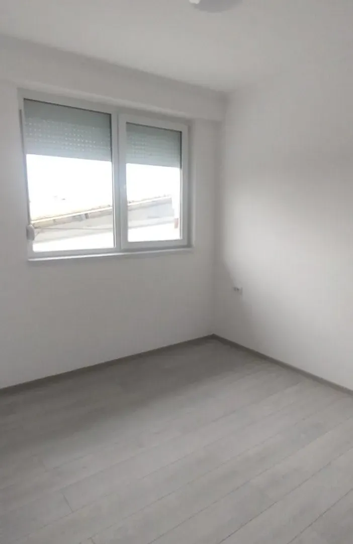 Prodaja, dvosoban stan, 66m2, Petlovo Brdo, Beograd