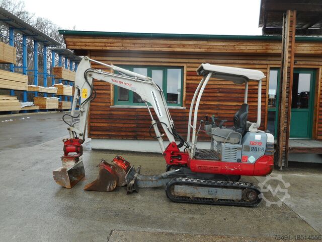 Mini bageri
Takeuchi TB 219 mit POWERTILT