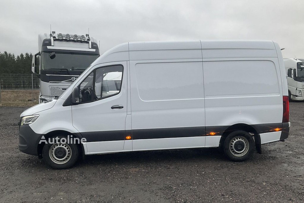 Prodaje se Mercedes-Benz Sprinter minibus furgon na aukciji