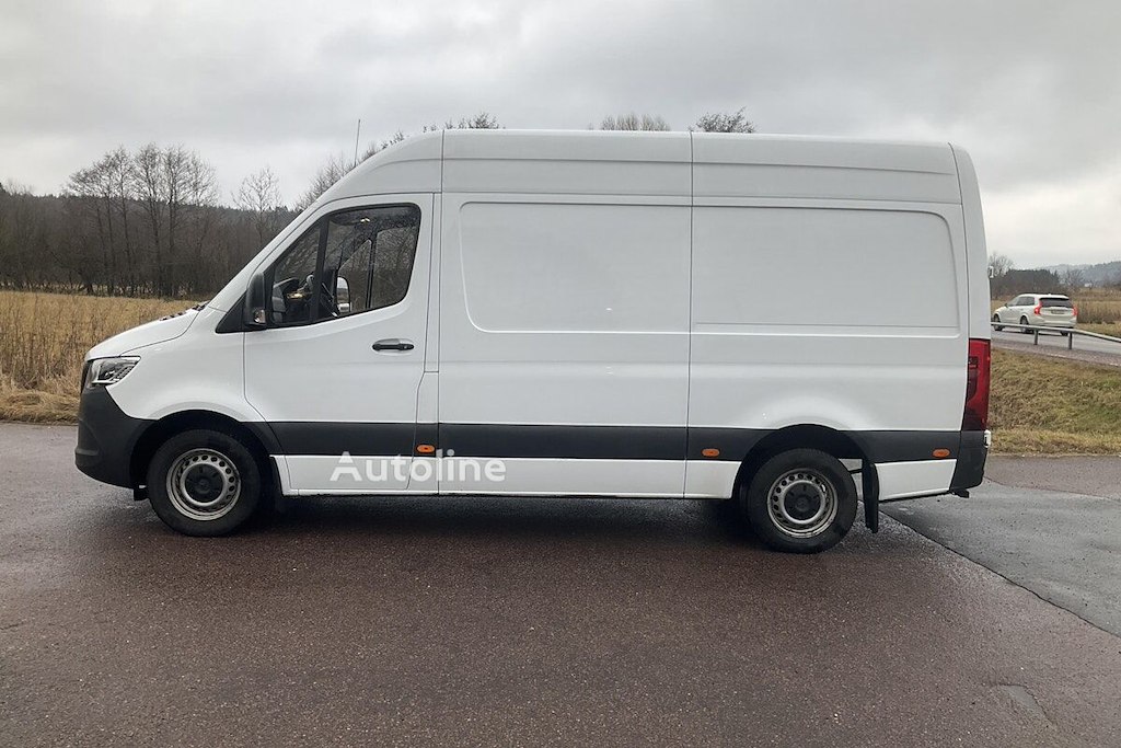 Prodaje se Mercedes-Benz Sprinter minibus furgon na aukciji