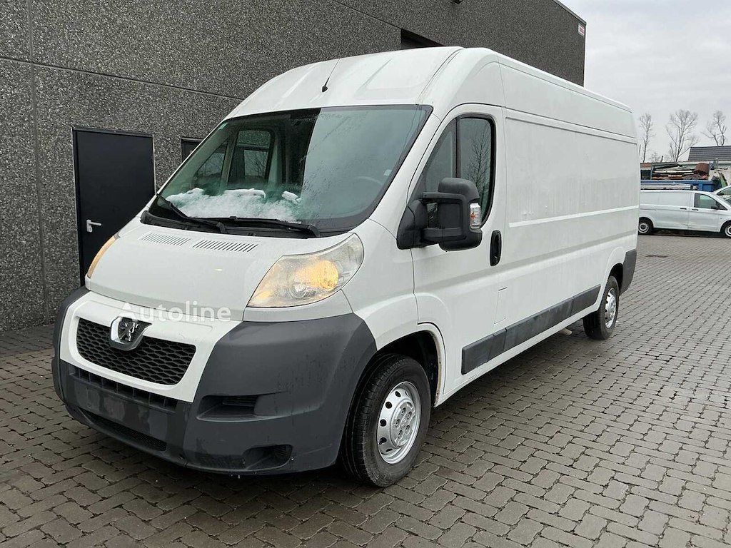 Prodaje se Peugeot Boxer minibus furgon na aukciji