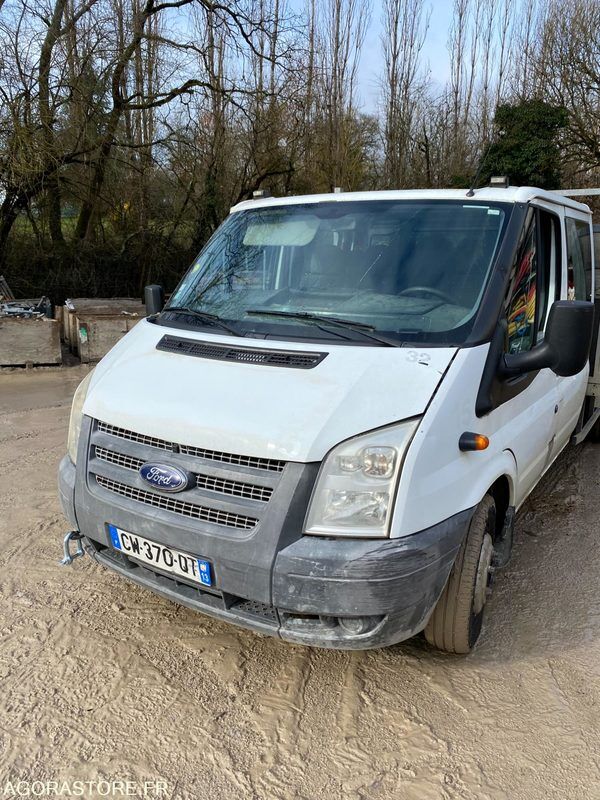 Prodaje se Ford TRANSIT kamion s ravnom platformom < 3.5t na aukciji