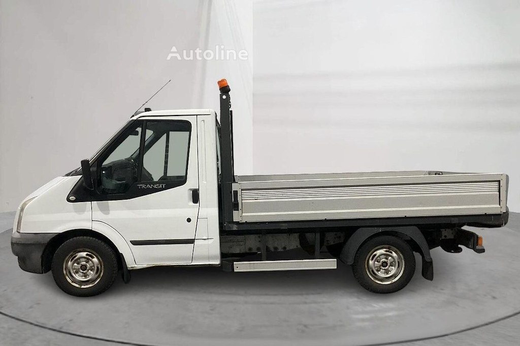 Prodaje se Ford Transit kamion s ravnom platformom < 3.5t na aukciji