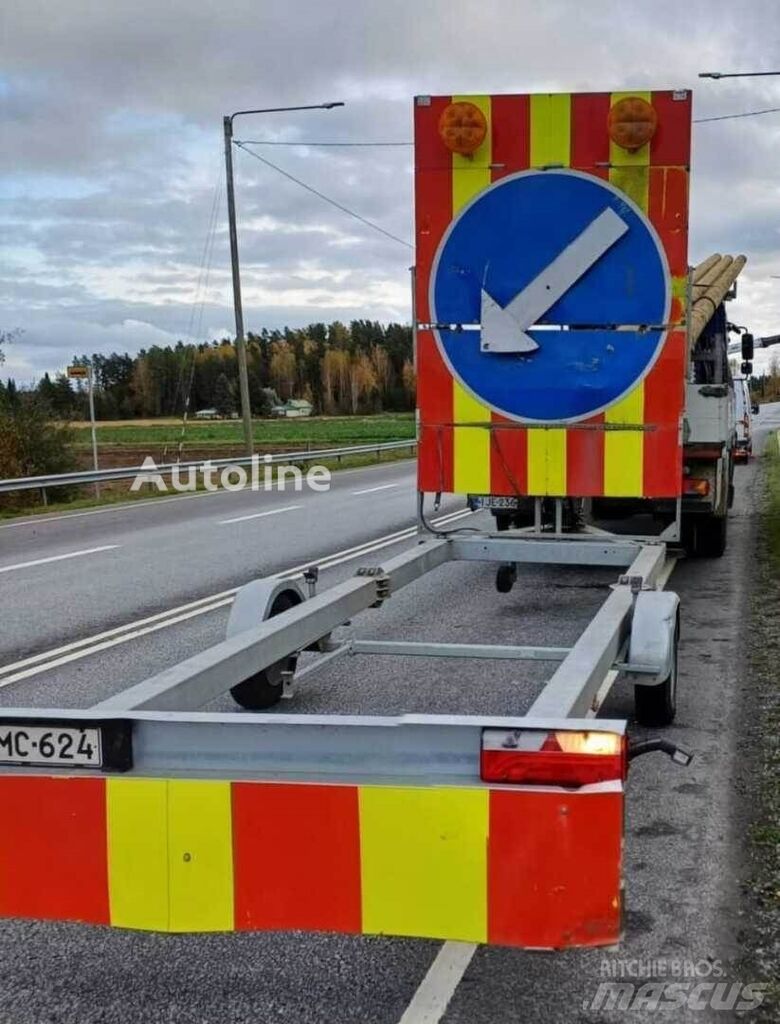 Tiki TTMA Törmäysvaunu auto prikolica