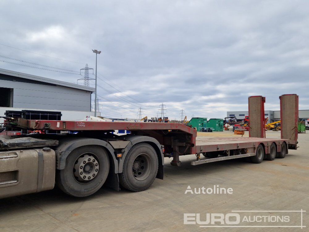 Prodaje se Nooteboom Tri Axle Step Frame Low Loader Trailer, Hydraulic Flip Toe Ramps poluprikolicu sa niskom platformom na aukciji