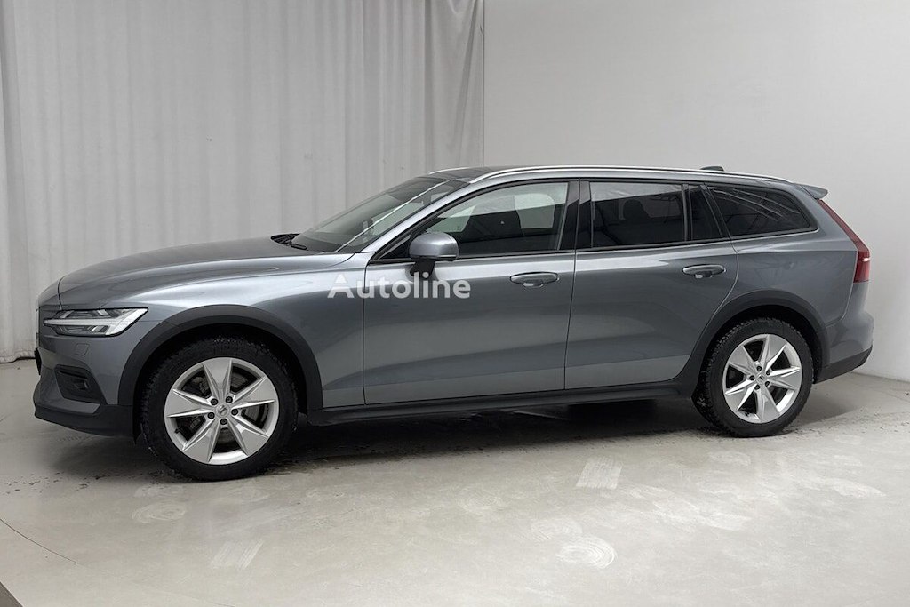 Prodaje se Volvo V60 Cross Country karavan na aukciji