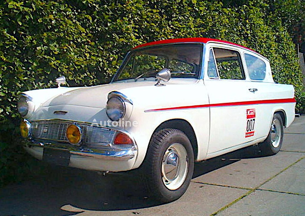 Prodaje se Ford Anglia Sportsman sedan na aukciji