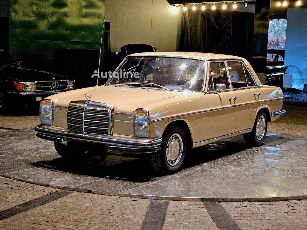 Prodaje se Mercedes-Benz 200 (W115) /8 sedan na aukciji