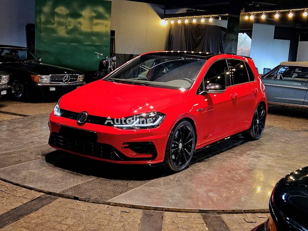 Prodaje se Volkswagen Golf R sedan na aukciji