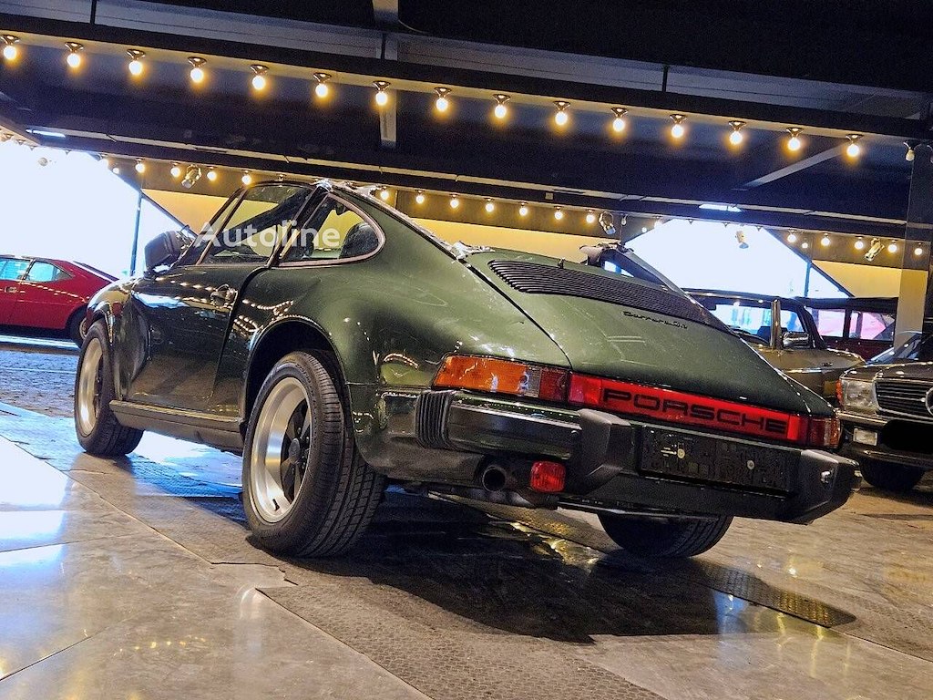 Prodaje se Porsche 911 Carrera 3.0 sedan na aukciji