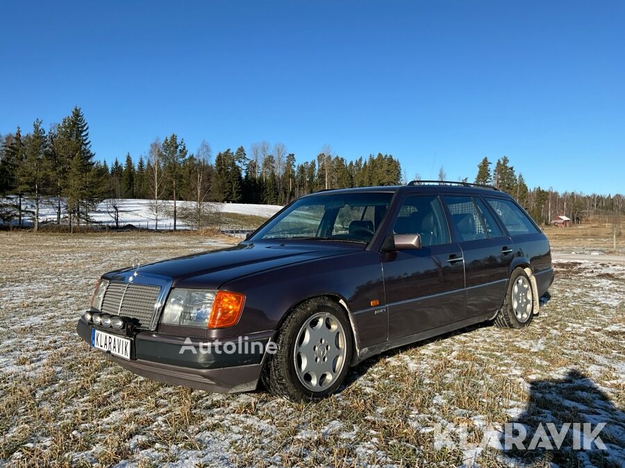 Prodaje se Mercedes-Benz E300 karavan na aukciji