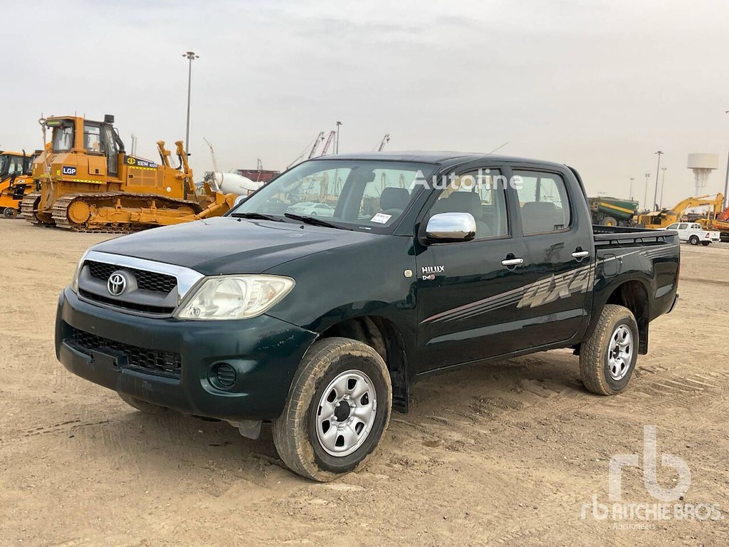 Prodaje se Toyota HILUX 4x4 Crew Cab pikap na aukciji