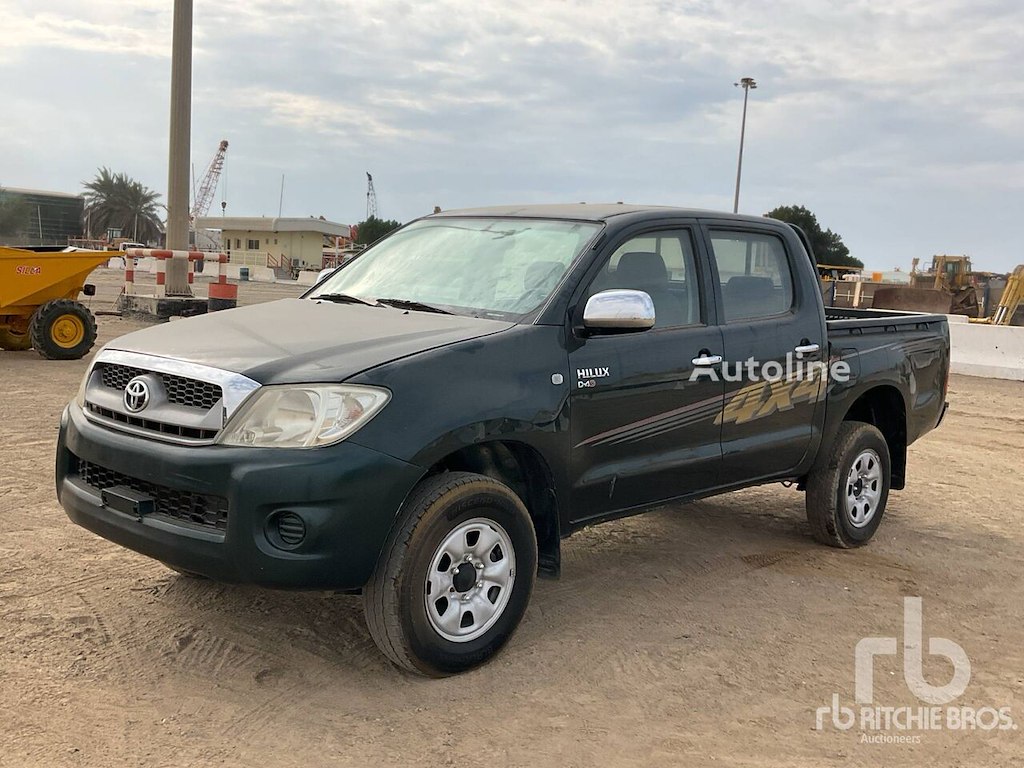 Prodaje se Toyota HILUX 4x4 Crew Cab pikap na aukciji