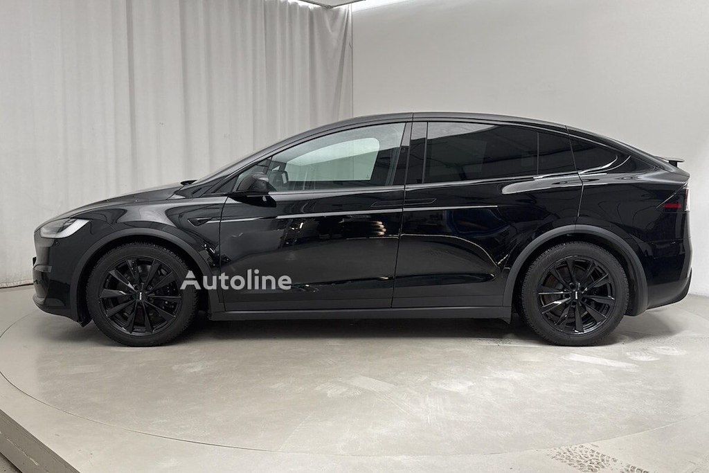 Prodaje se Tesla Model X krosover na aukciji