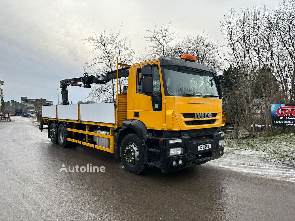 IVECO Stralis kamion s ravnom platformom