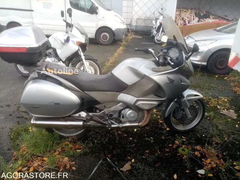 Prodaje se Honda NT700V motocikl na aukciji