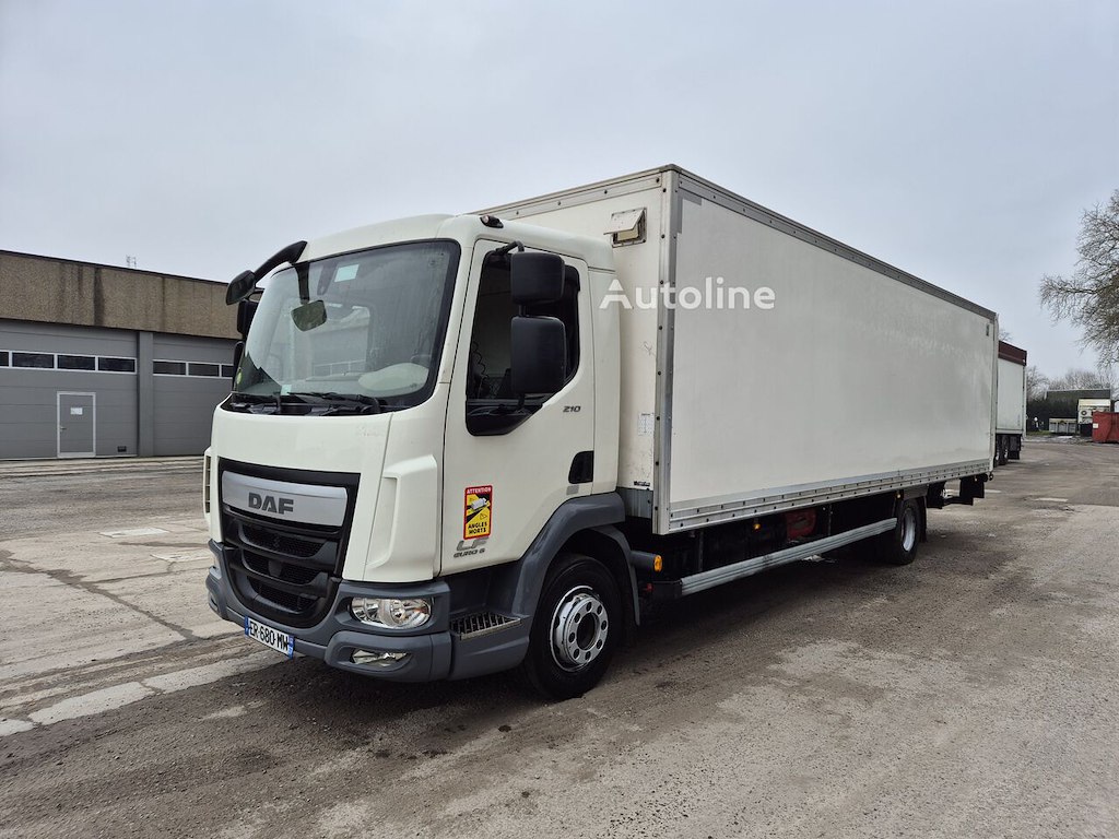 DAF LF 210FA - 11990 KG kamion furgon