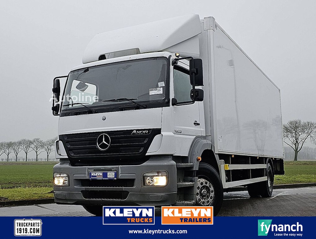 Mercedes-Benz AXOR 1823 MANUAL 2T TAILLIFT kamion furgon