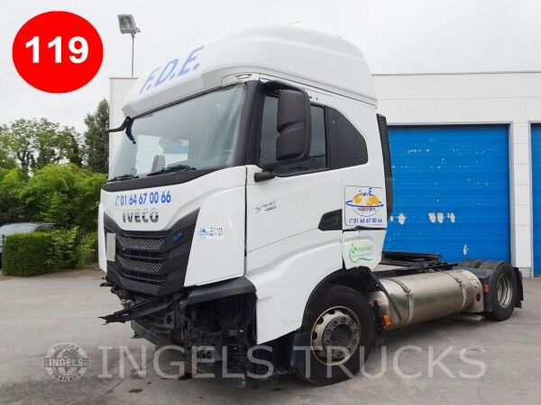 IVECO 460 S WAY NP LNG ACTIVE SPACE tegljač