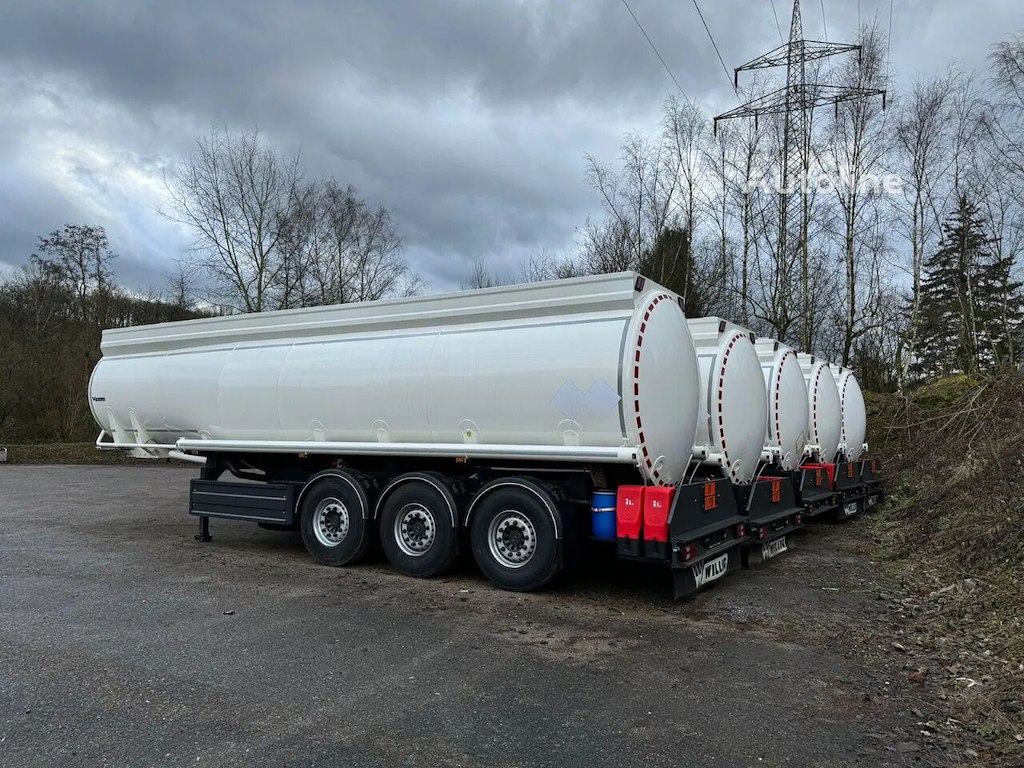 Nova Willig 35000 Ltr., 5 Kammern, ADR, SAF poluprikolica autocisterna