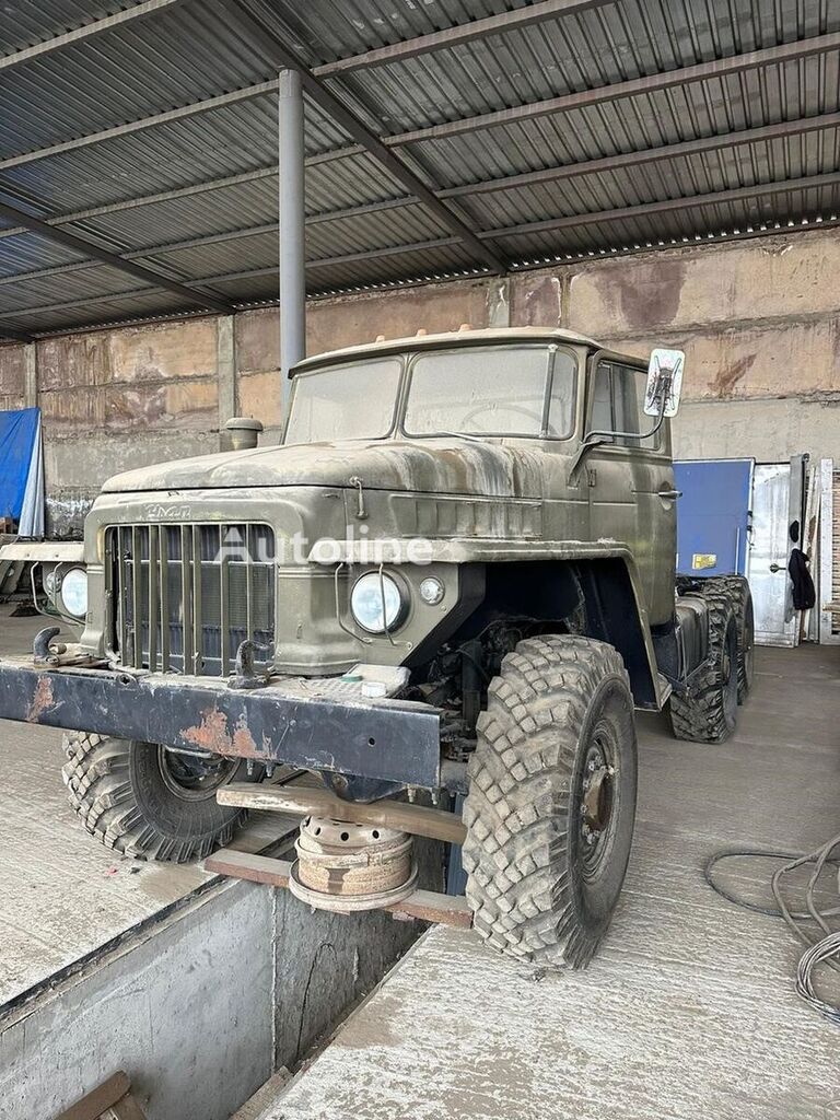 Ural 375E kamion šasija