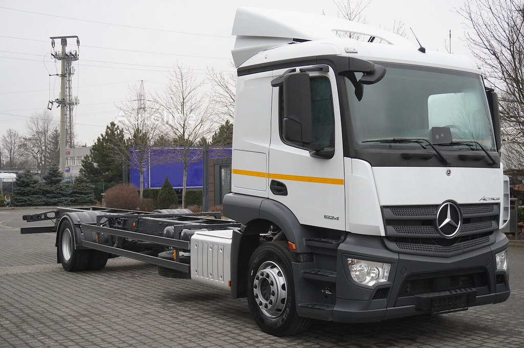 Mercedes-Benz Actros 1824 / 9.1 m chassis / sleeping cabin kamion šasija