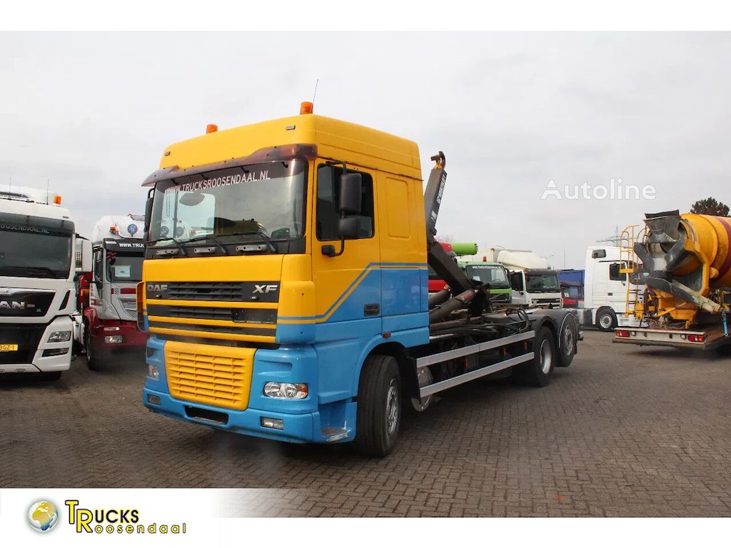 DAF XF 95.530 + hooksystem + seperated box incl + 26T kamion rol kiper