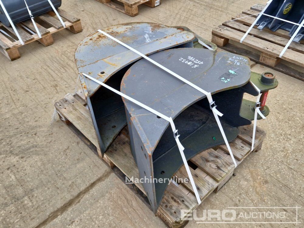 Prodaje se 18", 18" Digging Bucket 45mm Pin to suit 4-6 Ton Excavator sejalnu kašiku na aukciji