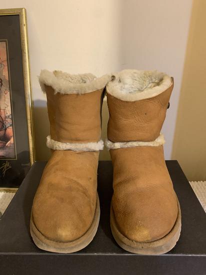 Ugg cizme broj 42