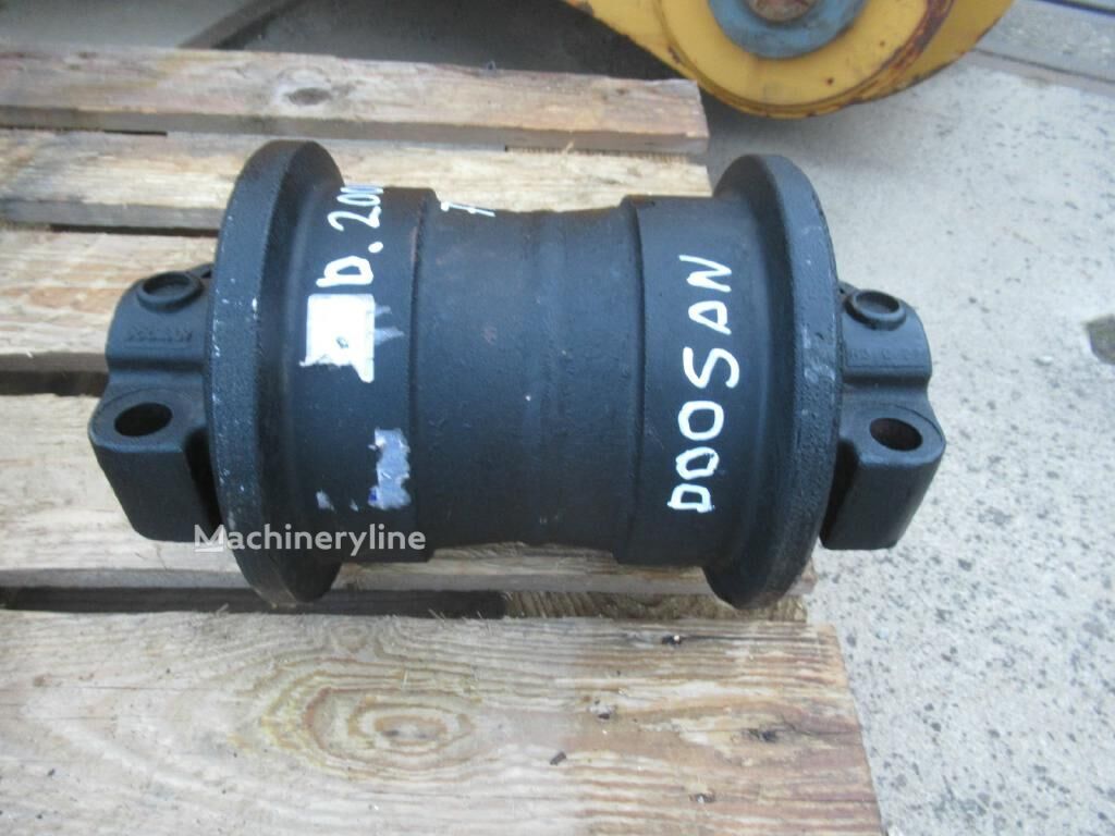 Doosan B200104.0036 donja rolna za bagera