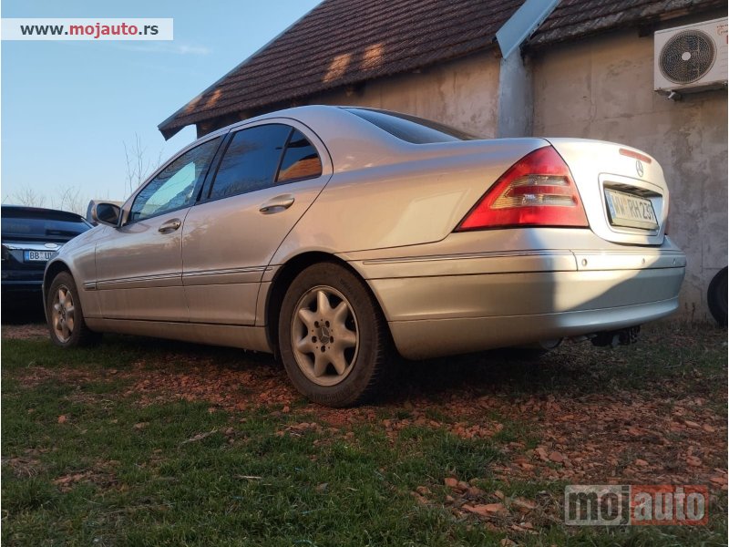 Mercedes C 200