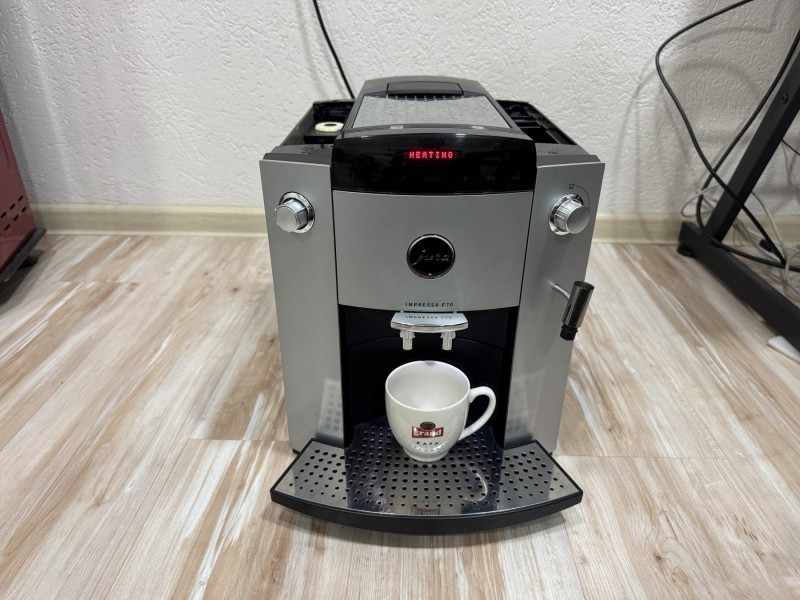 Jura Impressa F70 - KAFE APARAT *VEOMA OČUVAN KAO NOVO*