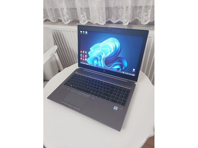 HP Zbook 15 G5 - i7-8850H/32Gb/512Gb/FHD/Quadro P2000