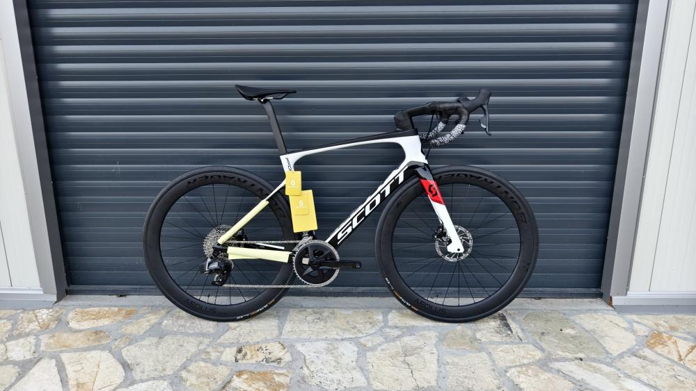 Scott Foil Sram AXS 2x12 M velicina NOVO