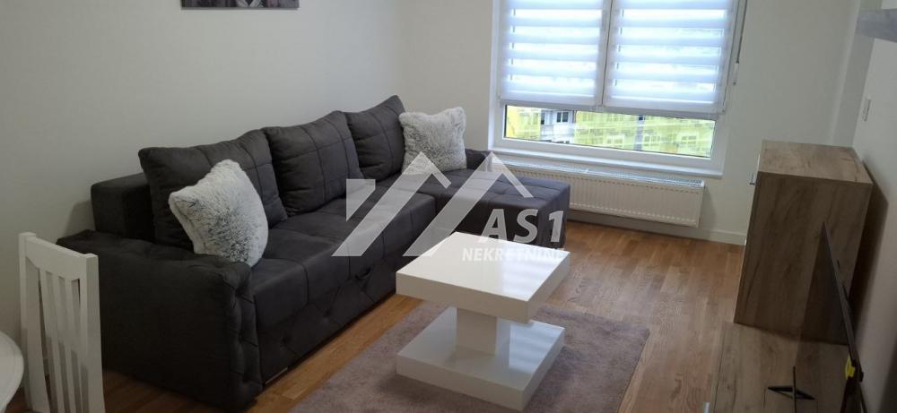 Izdajem LUX stan u Kneževom parku ID#1540 500 €