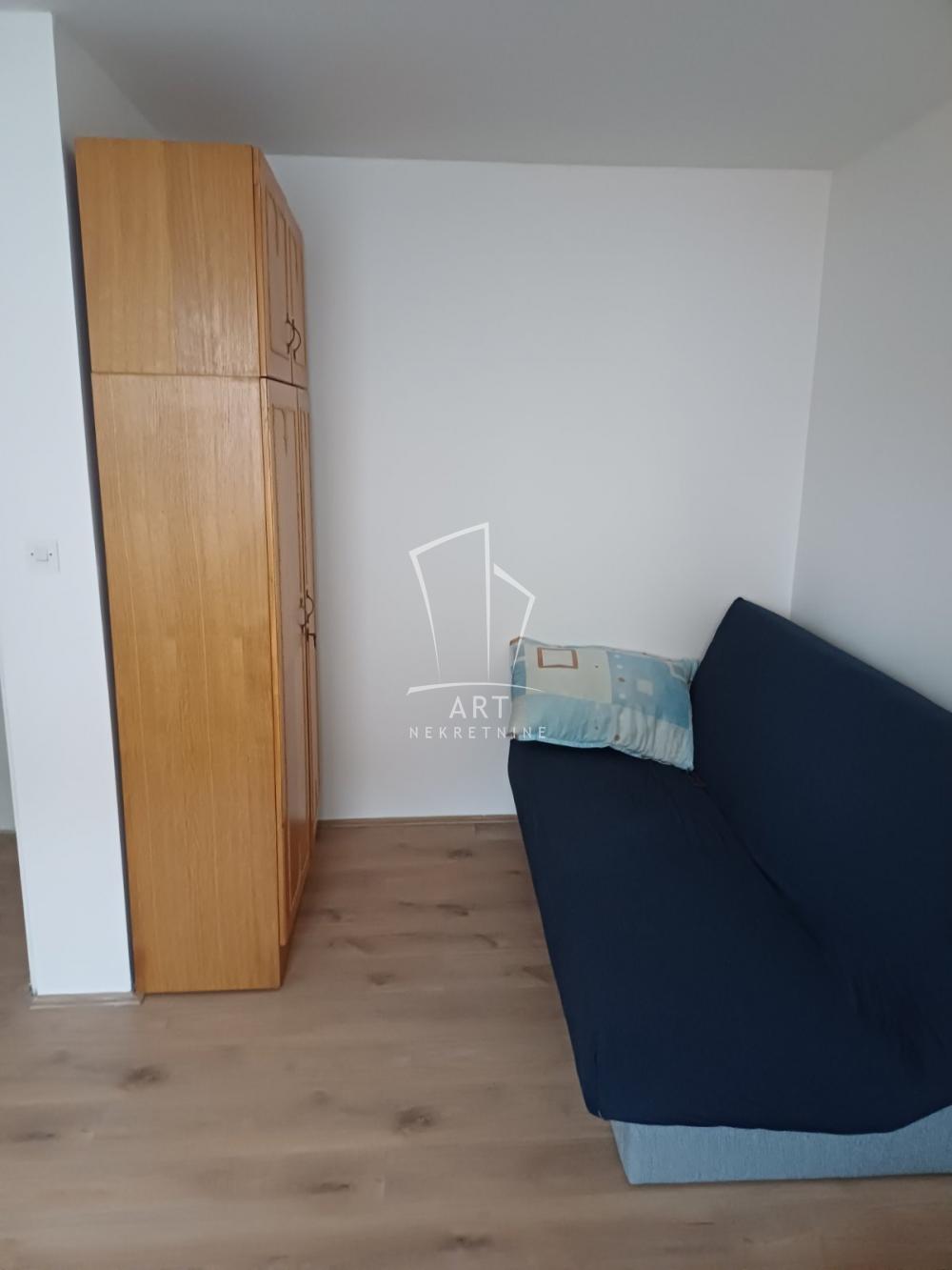 Palilula, neuseljavan stan ID#9208 300 €