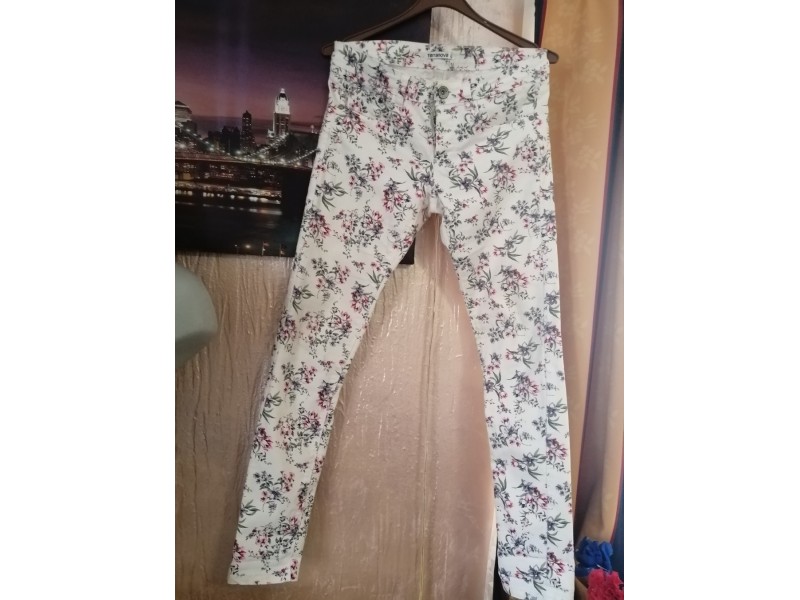 PANTALONE SA CVETNIM DEZENOM TERRANOVA L